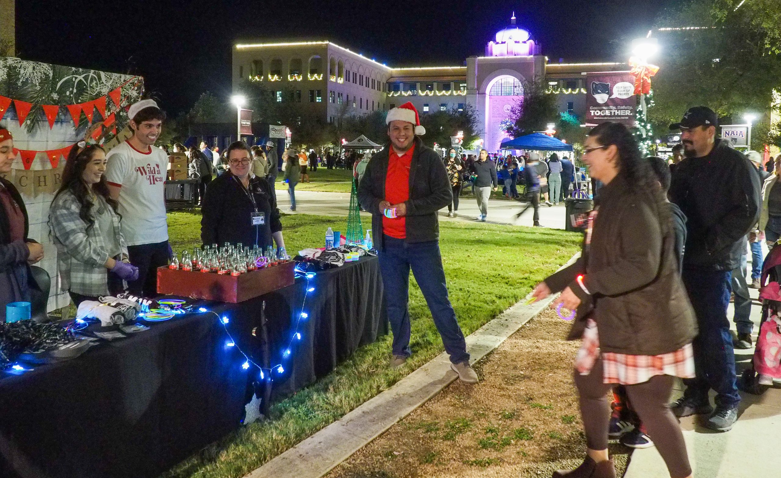 Campus hosts Lights of Esperanza | Texas A&M University-San Antonio | TAMUSA